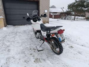 Balts Suzuki DR 1996 Vilkaviškis, ar dzinēja tilpumu 0.65 L un nobraukumu 69 tūkst. km par 2000 €, foto 5 vietnē AUTOMOTO.COM.LV