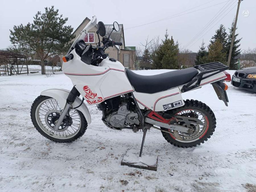 Balts Suzuki DR 1996 Vilkaviškis, ar dzinēja tilpumu 0.65 L un nobraukumu 69 tūkst. km par 2000 €, foto 6 vietnē AUTOMOTO.COM.LV