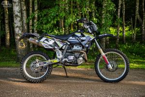 Melns Suzuki DR-Z 2004 Marijampole, ar dzinēja tilpumu 0.40 L un nobraukumu 11 tūkst. km par 4000 €, foto 3 vietnē AUTOMOTO.COM.LV