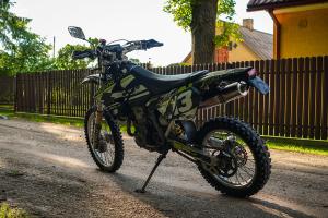 Melns Suzuki DR-Z 2004 Marijampole, ar dzinēja tilpumu 0.40 L un nobraukumu 11 tūkst. km par 4000 €, foto 5 vietnē AUTOMOTO.COM.LV