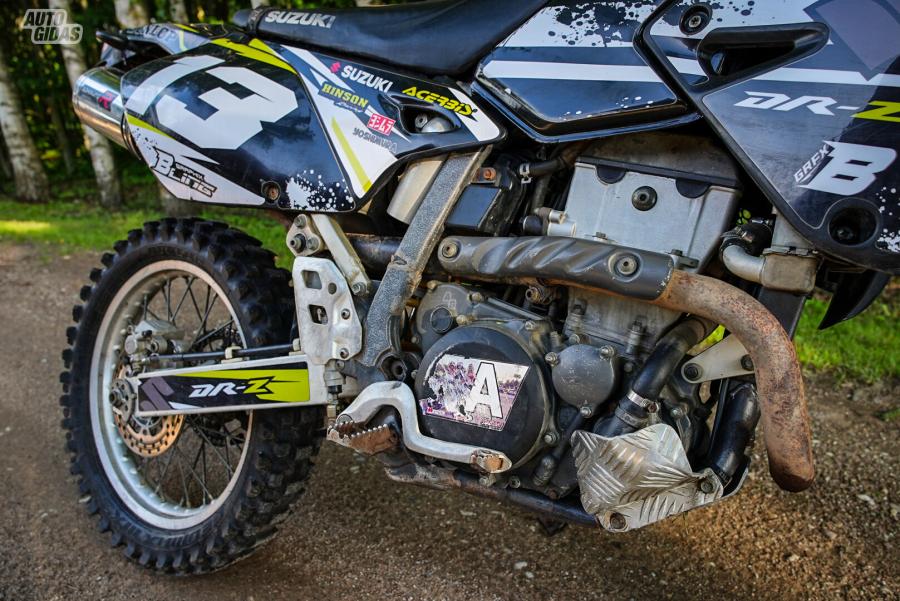 Melns Suzuki DR-Z 2004 Marijampole, ar dzinēja tilpumu 0.40 L un nobraukumu 11 tūkst. km par 4000 €, foto 8 vietnē AUTOMOTO.COM.LV