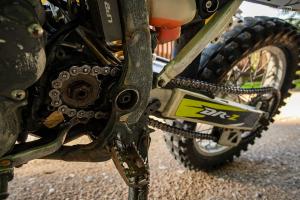 Melns Suzuki DR-Z 2004 Marijampole, ar dzinēja tilpumu 0.40 L un nobraukumu 11 tūkst. km par 4000 €, foto 11 vietnē AUTOMOTO.COM.LV