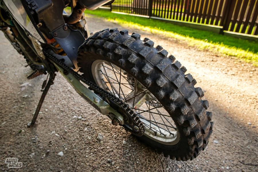 Melns Suzuki DR-Z 2004 Marijampole, ar dzinēja tilpumu 0.40 L un nobraukumu 11 tūkst. km par 4000 €, foto 13 vietnē AUTOMOTO.COM.LV