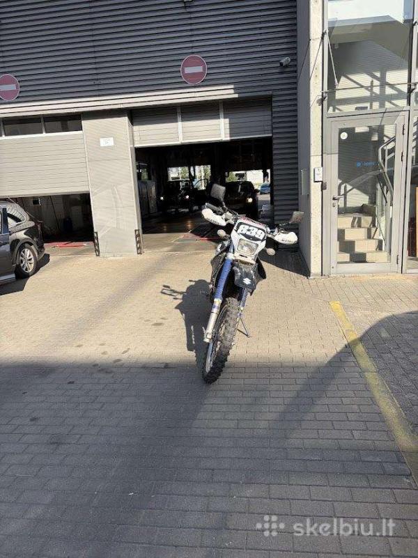 Blue Suzuki DR-Z 2003 in Vilnius, with an engine capacity of 0.40 L and mileage of 21 thousand km for 3300 €, photo 1 on AUTOMOTO.COM.LV