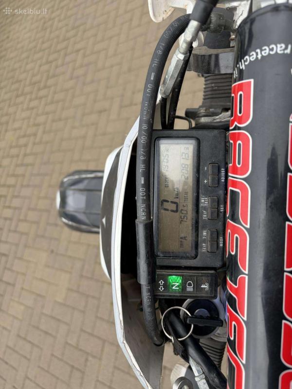 Синий Сузуки DR-Z 2003 в Вильнюс, объемом двигателя 0.40 л и пробегом 21 тыс. км за 3300 €, фото 4 на AUTOMOTO.COM.LV