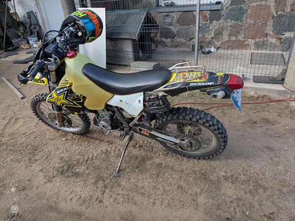 Suzuki DR-Z 2000 Palanga, ar dzinēja tilpumu 0.40 L un nobraukumu 30 tūkst. km par 2999 €, foto 2 vietnē AUTOMOTO.COM.LV