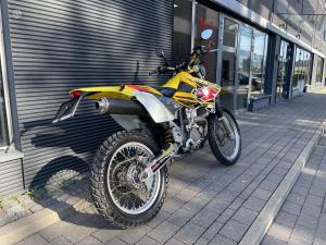 Сузуки DR-Z 2001 в Рига, объемом двигателя 0.40 л и пробегом 9 тыс. км за 3299 €, фото 5 на AUTOMOTO.COM.LV