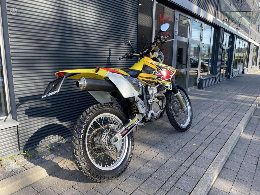 Сузуки DR-Z 2001 в Рига, объемом двигателя 0.40 л и пробегом 9 тыс. км за 3299 €, фото 5 на AUTOMOTO.COM.LV