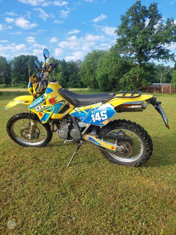 Suzuki DR-Z 2004 in Sirvintos, with an engine capacity of 0.40 L and mileage of 16 thousand km for 2990 €, photo 1 on AUTOMOTO.COM.LV