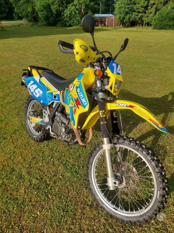 Suzuki DR-Z 2004 in Sirvintos, with an engine capacity of 0.40 L and mileage of 16 thousand km for 2990 €, photo 2 on AUTOMOTO.COM.LV