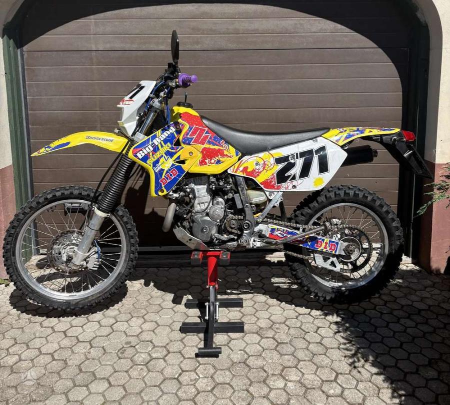 Dzeltens Suzuki DR-Z 2000 Kauņa, ar dzinēja tilpumu 0.40 L un nobraukumu 24 tūkst. km par 3250 €, foto 1 vietnē AUTOMOTO.COM.LV