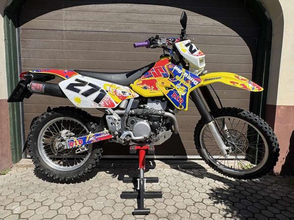Dzeltens Suzuki DR-Z 2000 Kauņa, ar dzinēja tilpumu 0.40 L un nobraukumu 24 tūkst. km par 3250 €, foto 2 vietnē AUTOMOTO.COM.LV