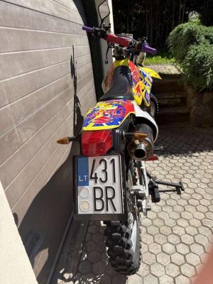 Dzeltens Suzuki DR-Z 2000 Kauņa, ar dzinēja tilpumu 0.40 L un nobraukumu 24 tūkst. km par 3250 €, foto 5 vietnē AUTOMOTO.COM.LV