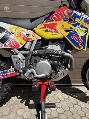 Dzeltens Suzuki DR-Z 2000 Kauņa, ar dzinēja tilpumu 0.40 L un nobraukumu 24 tūkst. km par 3250 €, foto 6 vietnē AUTOMOTO.COM.LV