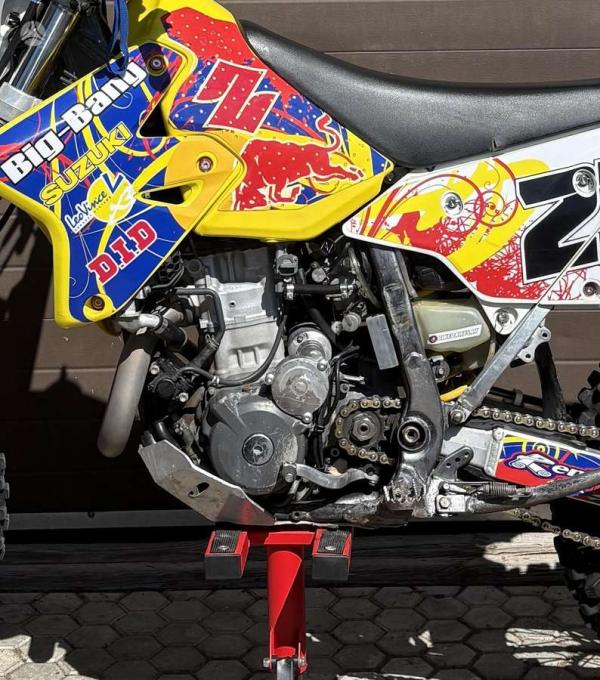 Dzeltens Suzuki DR-Z 2000 Kauņa, ar dzinēja tilpumu 0.40 L un nobraukumu 24 tūkst. km par 3250 €, foto 6 vietnē AUTOMOTO.COM.LV