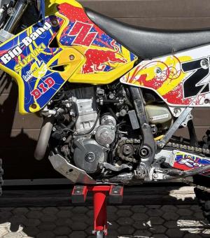 Dzeltens Suzuki DR-Z 2000 Kauņa, ar dzinēja tilpumu 0.40 L un nobraukumu 24 tūkst. km par 3250 €, foto 7 vietnē AUTOMOTO.COM.LV