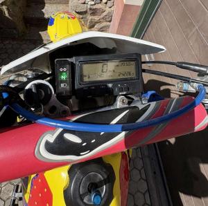 Dzeltens Suzuki DR-Z 2000 Kauņa, ar dzinēja tilpumu 0.40 L un nobraukumu 24 tūkst. km par 3250 €, foto 8 vietnē AUTOMOTO.COM.LV
