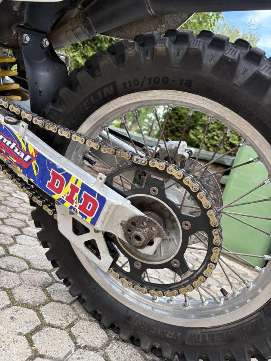 Dzeltens Suzuki DR-Z 2000 Kauņa, ar dzinēja tilpumu 0.40 L un nobraukumu 24 tūkst. km par 3250 €, foto 9 vietnē AUTOMOTO.COM.LV