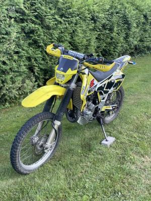 Dzeltens Suzuki DR-Z 2003 Panevēža, ar dzinēja tilpumu 0.40 L un nobraukumu 20 tūkst. km par 3100 €, foto 6 vietnē AUTOMOTO.COM.LV