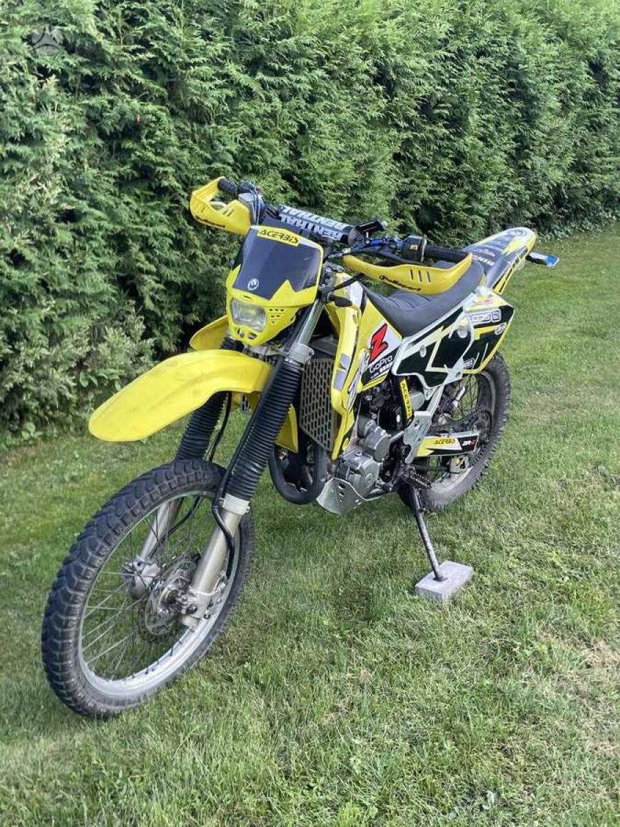 Dzeltens Suzuki DR-Z 2003 Panevēža, ar dzinēja tilpumu 0.40 L un nobraukumu 20 tūkst. km par 3100 €, foto 6 vietnē AUTOMOTO.COM.LV