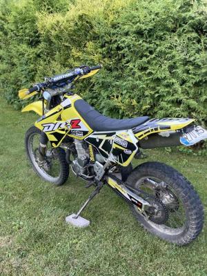 Dzeltens Suzuki DR-Z 2003 Panevēža, ar dzinēja tilpumu 0.40 L un nobraukumu 20 tūkst. km par 3100 €, foto 7 vietnē AUTOMOTO.COM.LV