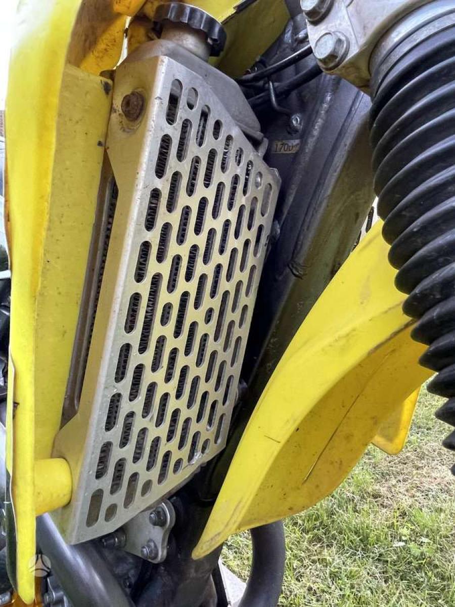 Dzeltens Suzuki DR-Z 2003 Panevēža, ar dzinēja tilpumu 0.40 L un nobraukumu 20 tūkst. km par 3100 €, foto 13 vietnē AUTOMOTO.COM.LV