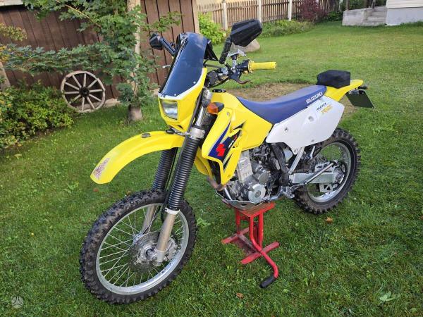 Желтый Сузуки DR-Z 2007 в Вильнюс, объемом двигателя 0.40 л и пробегом 24 тыс. км за 3999 €, фото 1 на AUTOMOTO.COM.LV