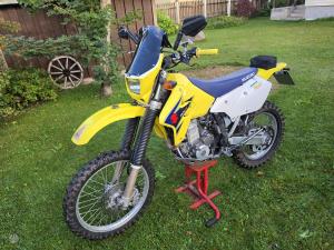 Желтый Сузуки DR-Z 2007 в Вильнюс, объемом двигателя 0.40 л и пробегом 24 тыс. км за 3999 €, фото 1 на AUTOMOTO.COM.LV