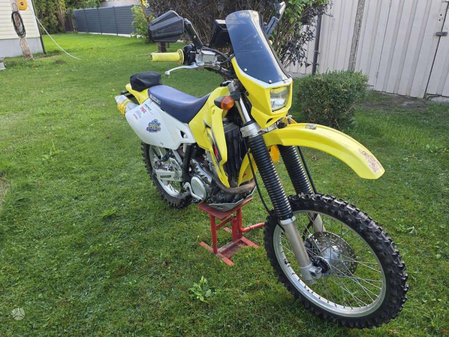 Желтый Сузуки DR-Z 2007 в Вильнюс, объемом двигателя 0.40 л и пробегом 24 тыс. км за 3999 €, фото 3 на AUTOMOTO.COM.LV