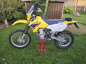 Желтый Сузуки DR-Z 2007 в Вильнюс, объемом двигателя 0.40 л и пробегом 24 тыс. км за 3999 €, фото 4 на AUTOMOTO.COM.LV