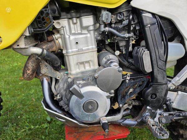 Желтый Сузуки DR-Z 2007 в Вильнюс, объемом двигателя 0.40 л и пробегом 24 тыс. км за 3999 €, фото 10 на AUTOMOTO.COM.LV