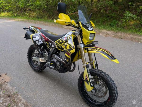 Suzuki DR-Z 2007 in Zarasai on AUTOMOTO.COM.LV Yellow Suzuki DR-Z 2007 in Zarasai, with an engine capacity of 0.40 L and mileage of 35 thousand km for 4000 €, photo 1 on AUTOMOTO.COM.LV