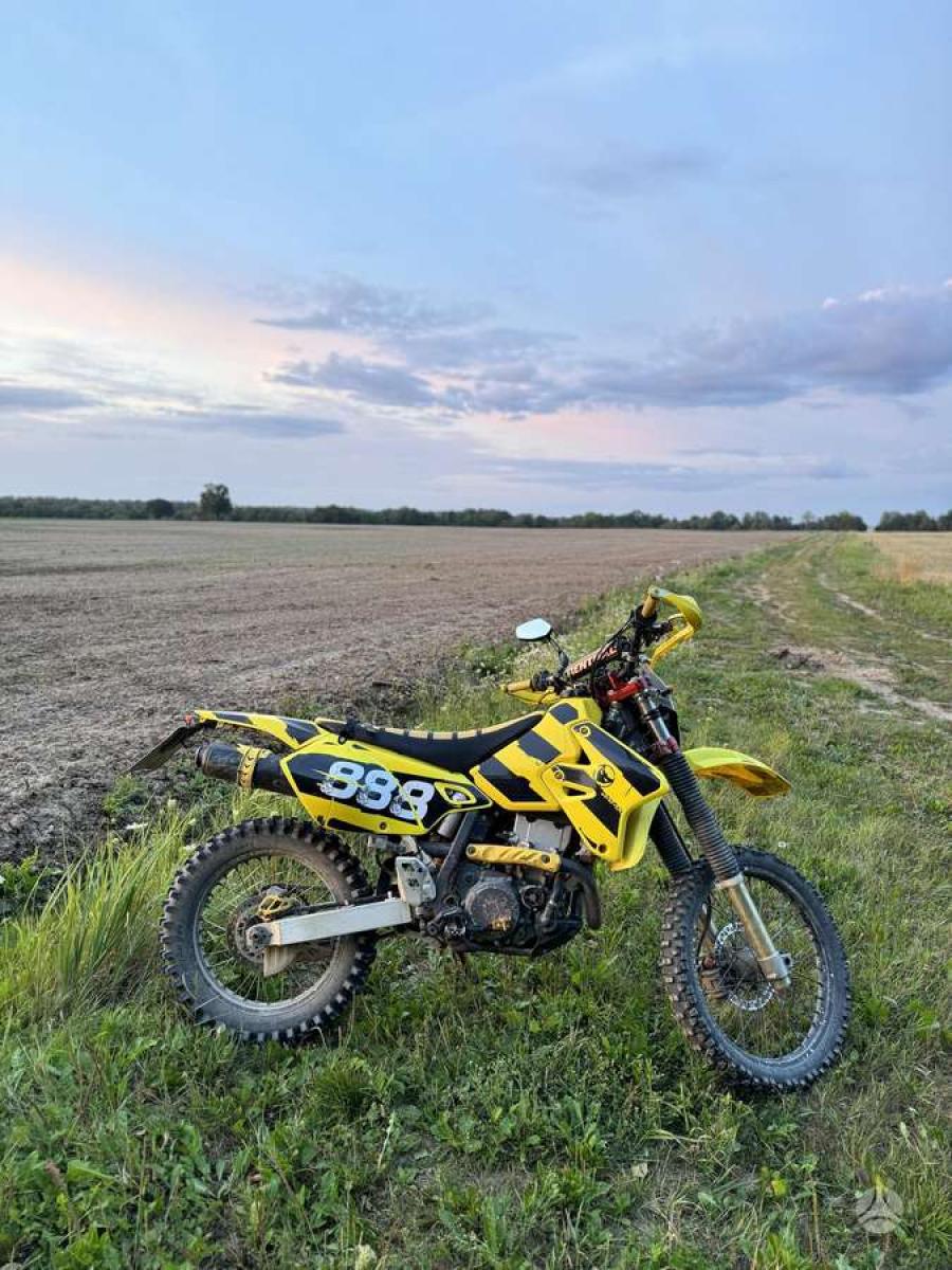 Dzeltens Suzuki DR-Z 2011 Kauņa, ar dzinēja tilpumu 0.40 L un nobraukumu 25 tūkst. km par 2999 €, foto 1 vietnē AUTOMOTO.COM.LV