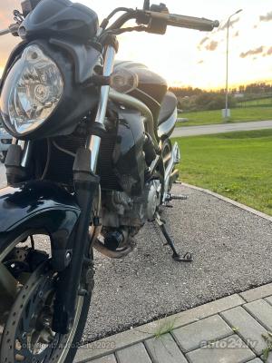 Black Suzuki Gladius 650 2009 in Tallinn, with an engine capacity of 0.65 L and mileage of 22 thousand km for 3099 €, photo 5 on AUTOMOTO.COM.LV
