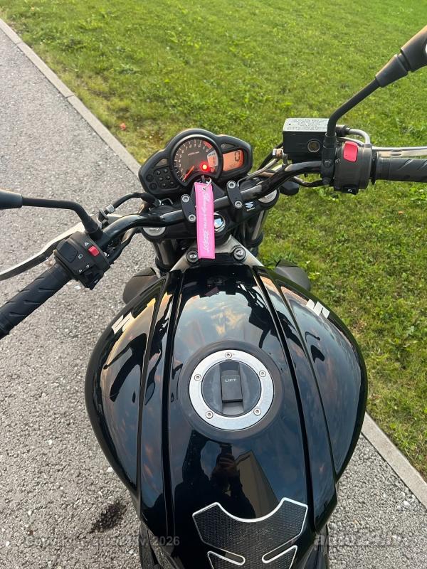 Сузуки Gladius 650 2009 в Таллин на AUTOMOTO.COM.LV Черный Сузуки Gladius 650 2009 в Таллин, объемом двигателя 0.65 л и пробегом 22 тыс. км за 3099 €, фото 11 на AUTOMOTO.COM.LV
