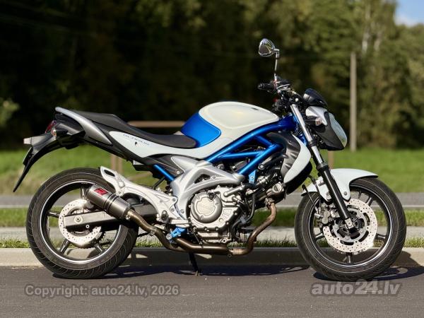 Blue Suzuki Gladius 650 2011 in Tallinn, with an engine capacity of 0.65 L and mileage of 34 thousand km for 3500 €, photo 3 on AUTOMOTO.COM.LV
