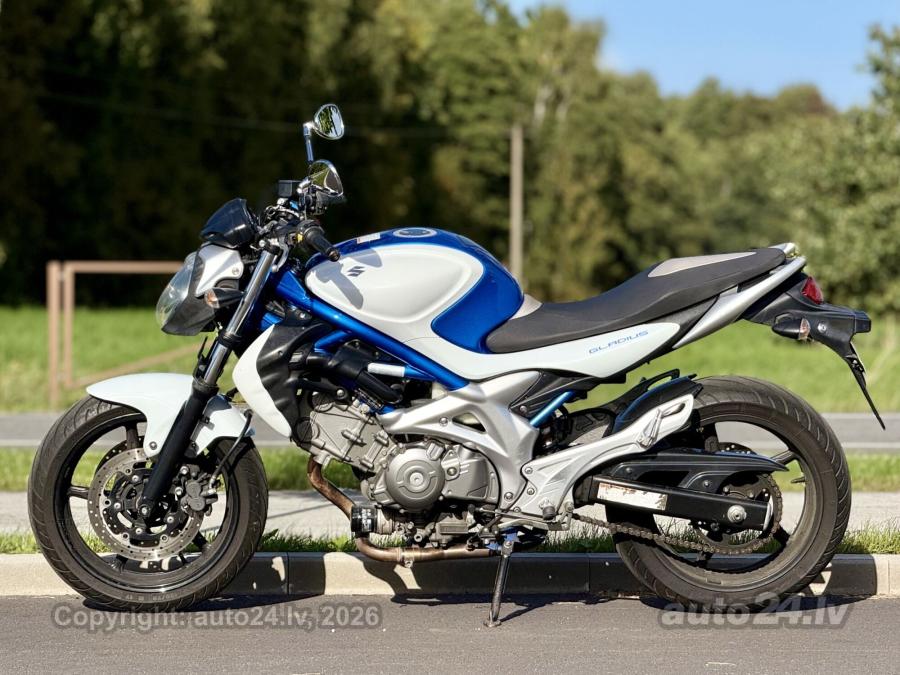 Blue Suzuki Gladius 650 2011 in Tallinn, with an engine capacity of 0.65 L and mileage of 34 thousand km for 3500 €, photo 7 on AUTOMOTO.COM.LV