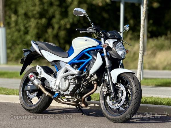 Suzuki Gladius 650 2011 in Tallinn on AUTOMOTO.COM.LV Blue Suzuki Gladius 650 2011 in Tallinn, with an engine capacity of 0.65 L and mileage of 34 thousand km for 3500 €, photo 1 on AUTOMOTO.COM.LV