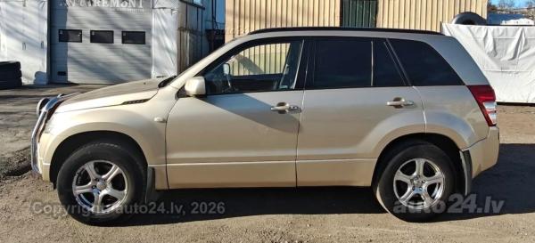 Smilšu krāsa Suzuki grand-vitara 2006 Tallina, ar dzinēja tilpumu 2.00 L un nobraukumu 203 tūkst. km par 4999 €, foto 2 vietnē AUTOMOTO.COM.LV
