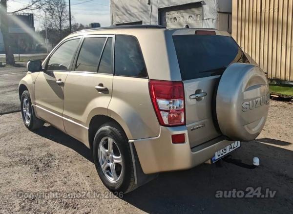 Smilšu krāsa Suzuki grand-vitara 2006 Tallina, ar dzinēja tilpumu 2.00 L un nobraukumu 203 tūkst. km par 4999 €, foto 3 vietnē AUTOMOTO.COM.LV