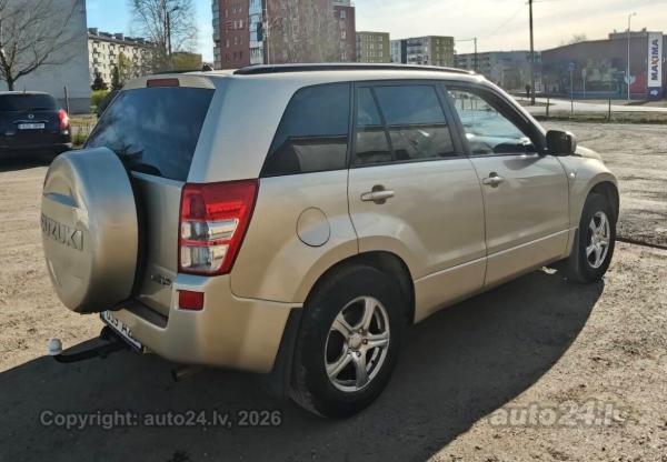 Smilšu krāsa Suzuki grand-vitara 2006 Tallina, ar dzinēja tilpumu 2.00 L un nobraukumu 203 tūkst. km par 4999 €, foto 4 vietnē AUTOMOTO.COM.LV