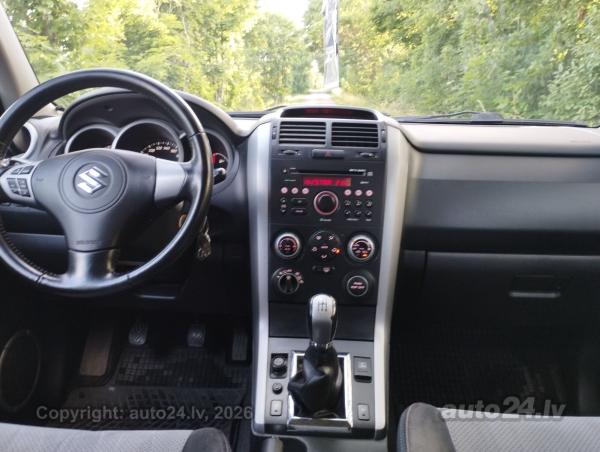 Beige Suzuki grand-vitara 2008 in Tallinn, with an engine capacity of 2.00 L and mileage of 220 thousand km for 4200 €, photo 5 on AUTOMOTO.COM.LV