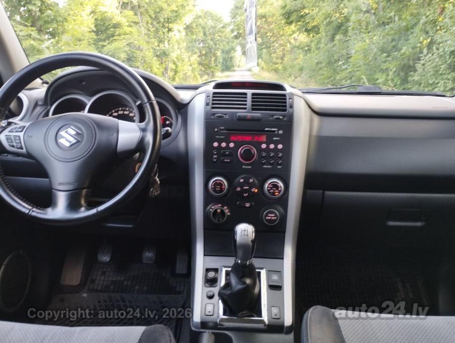Smilšu krāsa Suzuki grand-vitara 2008 Tallina, ar dzinēja tilpumu 2.00 L un nobraukumu 220 tūkst. km par 4200 €, foto 6 vietnē AUTOMOTO.COM.LV