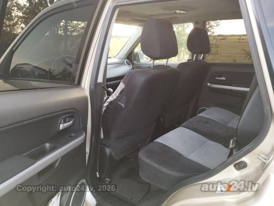 Smilšu krāsa Suzuki grand-vitara 2008 Tallina, ar dzinēja tilpumu 2.00 L un nobraukumu 220 tūkst. km par 4200 €, foto 8 vietnē AUTOMOTO.COM.LV