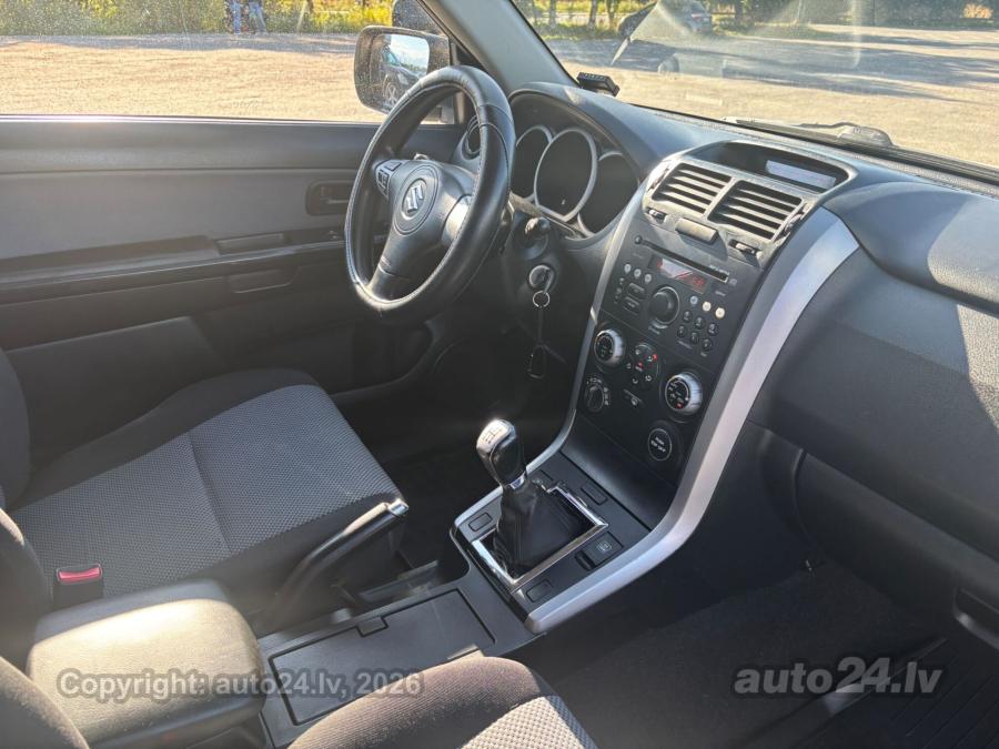 Smilšu krāsa Suzuki grand-vitara 2008 Tallina, ar dzinēja tilpumu 1.90 L un nobraukumu 253 tūkst. km par 4999 €, foto 9 vietnē AUTOMOTO.COM.LV