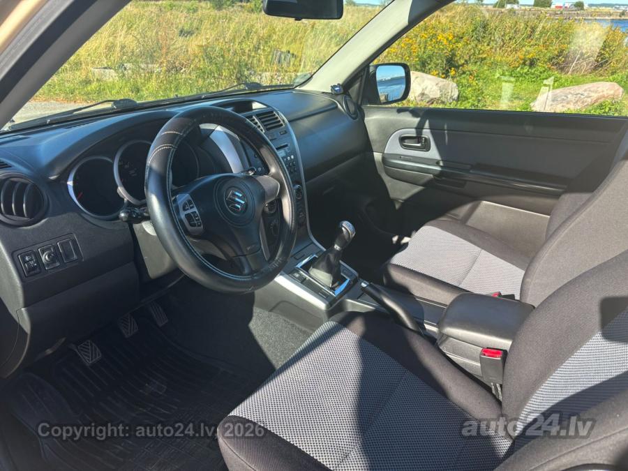 Smilšu krāsa Suzuki grand-vitara 2008 Tallina, ar dzinēja tilpumu 1.90 L un nobraukumu 253 tūkst. km par 4999 €, foto 10 vietnē AUTOMOTO.COM.LV