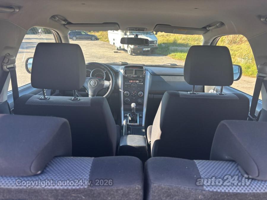 Smilšu krāsa Suzuki grand-vitara 2008 Tallina, ar dzinēja tilpumu 1.90 L un nobraukumu 253 tūkst. km par 4999 €, foto 11 vietnē AUTOMOTO.COM.LV