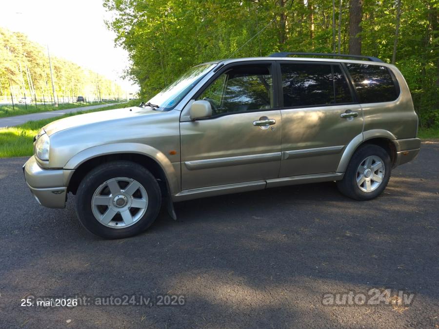 Smilšu krāsa Suzuki grand-vitara 2001 Pērnava, ar dzinēja tilpumu 2.70 L un nobraukumu 387 tūkst. km par 1100 €, foto 4 vietnē AUTOMOTO.COM.LV
