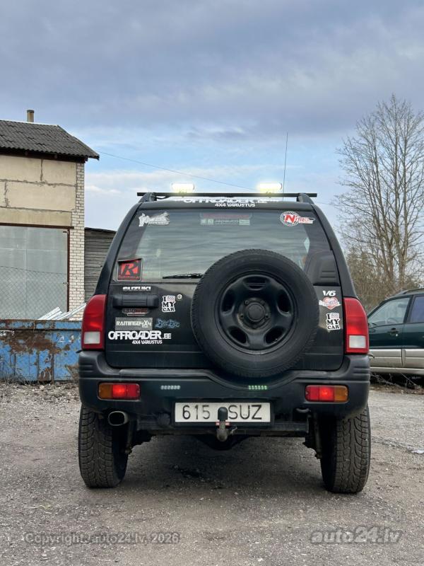 Black Suzuki grand-vitara 1998 in Paide, with an engine capacity of 2.50 L and mileage of 188 thousand km for 9500 €, photo 7 on AUTOMOTO.COM.LV