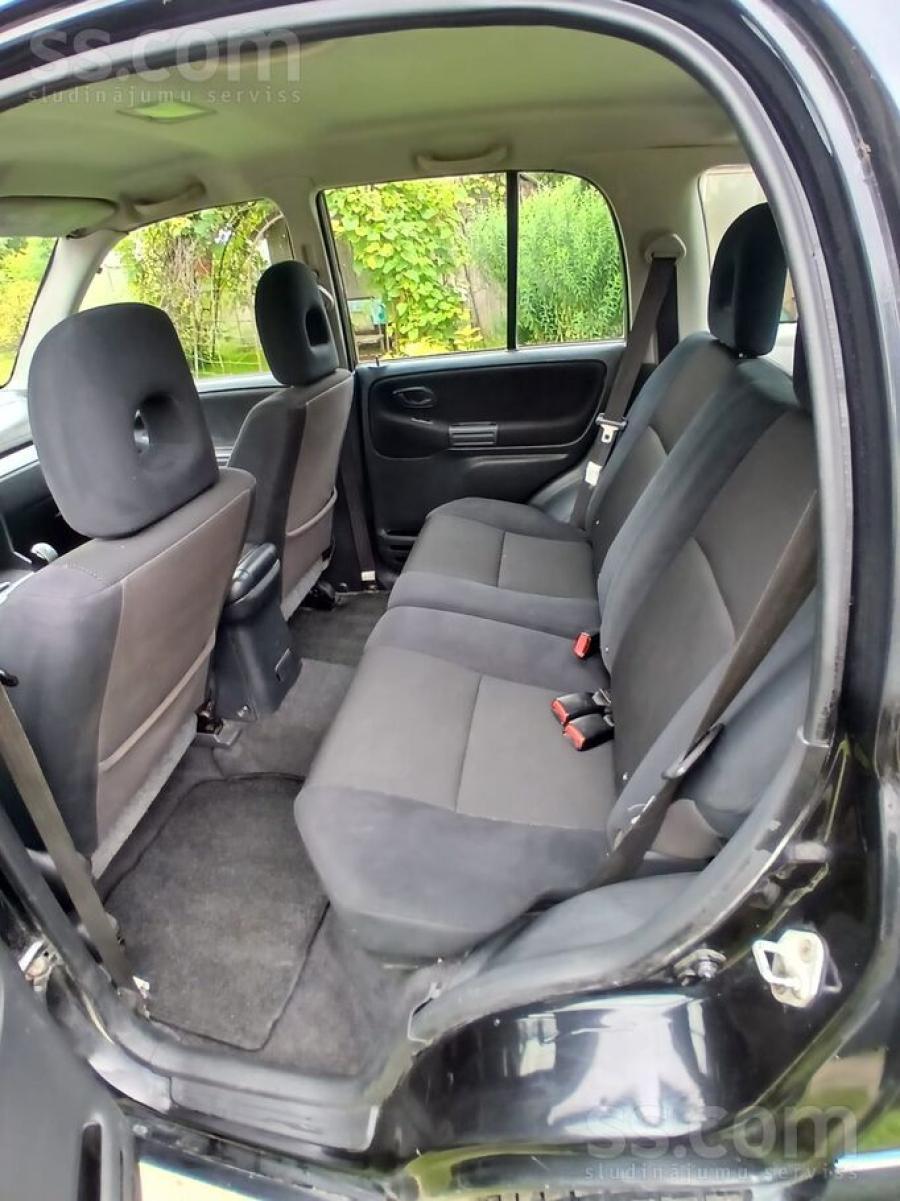 Black Suzuki grand-vitara 2005 in Bauska, with an engine capacity of 2.00 L and mileage of 214 thousand km for 3150 €, photo 7 on AUTOMOTO.COM.LV